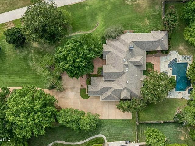 5220 Wedgewood Drive