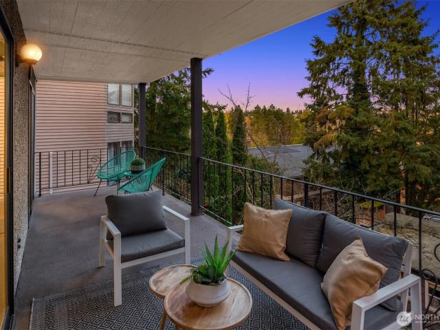 5220 21st Avenue NE # 2