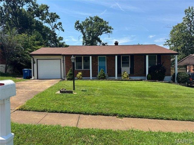 5221 Butler Hill Estates Dr, Saint Louis, MO 63128