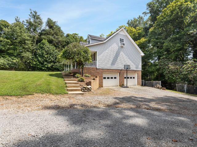 5221 Grand View Ln
