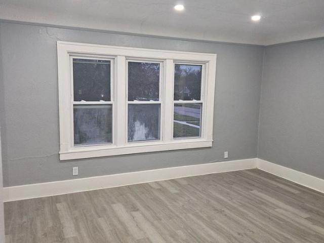 5221 Lakeview 2 Bedroom Apartment for Rent at 5211 Lakeview St, Detroit, MI 48213 Mack