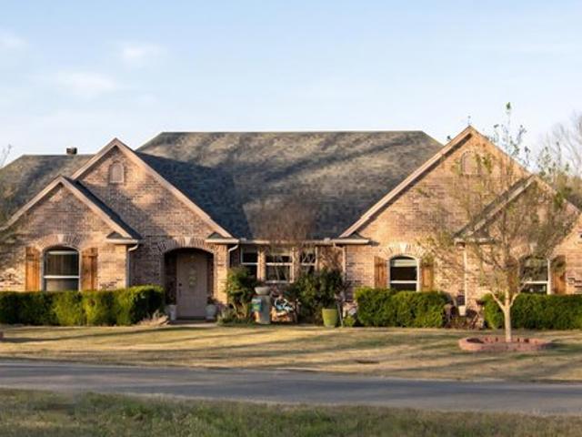 5221 Playa Dr, Sherman, TX 75090