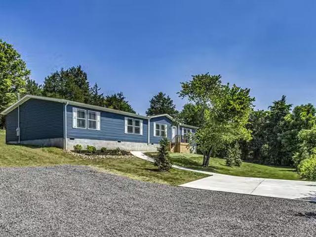 5222 MCNUTT RD, KNOXVILLE, TN 37920 Single Family Residence Fo.