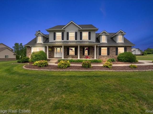 5222 Coulter Lake Blvd, Independence, MI 48348