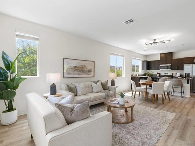 5222 Surfwalk Way Unit 6, San Diego, CA 92154