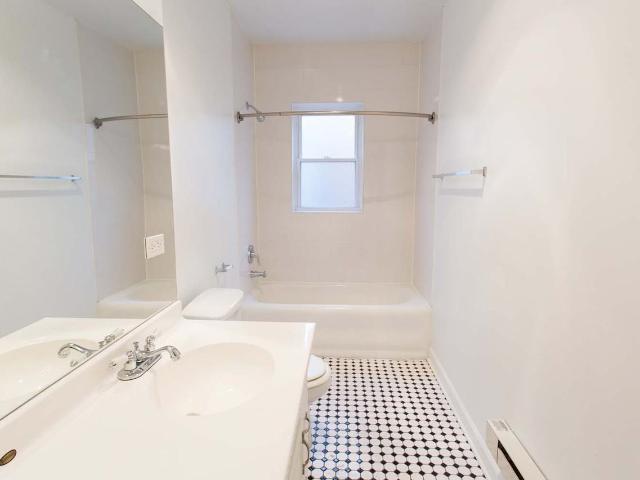 5222 38 S. Drexel Avenue 2 Bedroom Apartment for Rent at 5222 S Drexel Ave, Chicago, IL 60615 Hyde Park