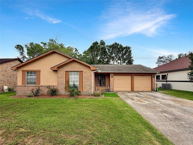 5223 Heathercrest St, Houston, TX 77045