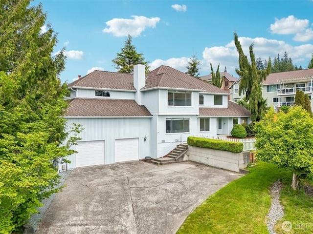 5223 68th Dr NE, Marysville, WA 98270