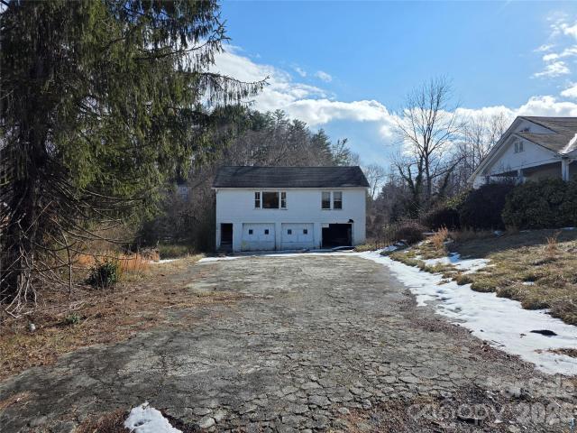522 1st Ave W, Hendersonville, NC 28739 | MLS #4343 | Compass