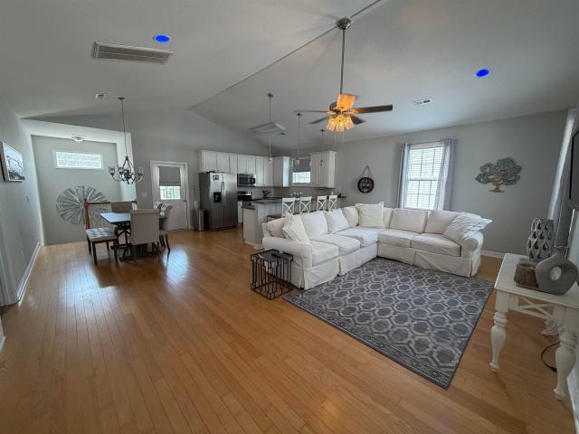 522 7th Ave. S