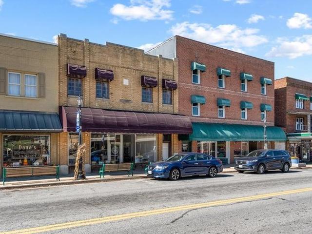 522 516 N Main St, Hillsville, VA 24343