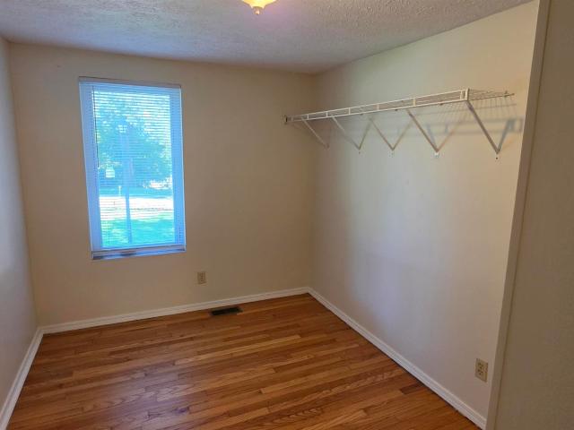 522 #5 W Davis Street