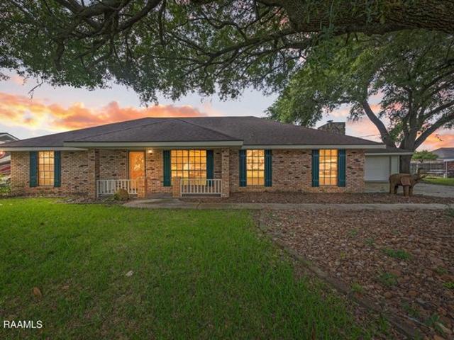522 Claude St, Breaux Bridge, LA 70517