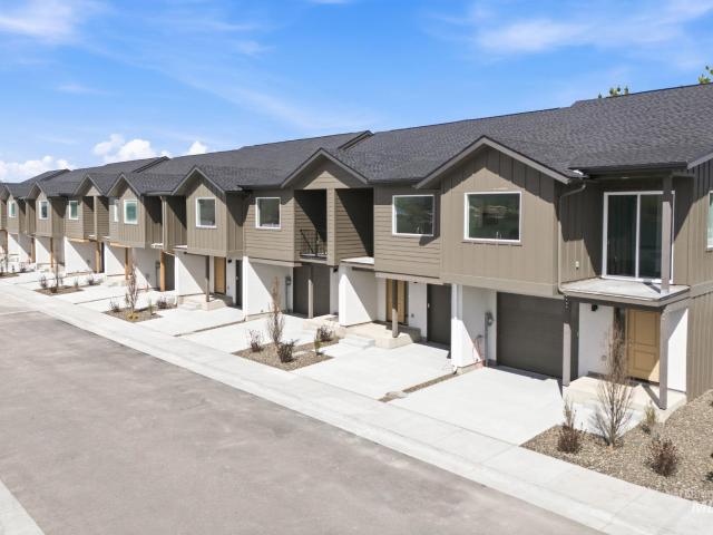 522 Diamond Ln