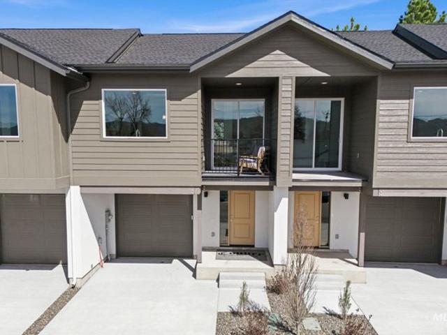522 Diamond Ln, Emmett, ID 83617