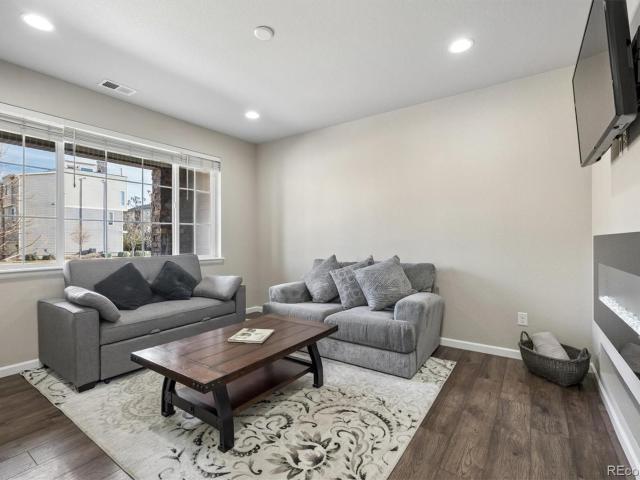 522 E Dry Creek Place