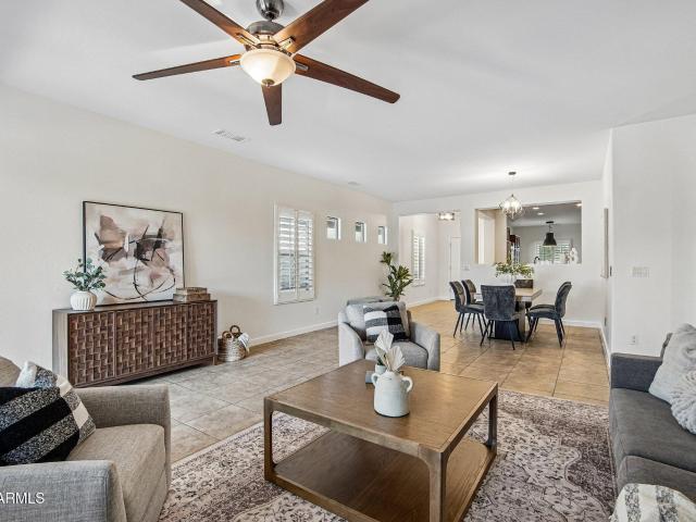 522 e goldmine lane