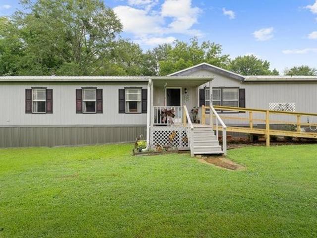 522 Fannin St, Maud, TX 75567