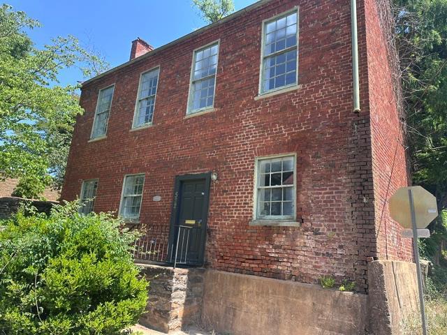 522 Jackson