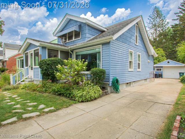 522 Laprairie Street