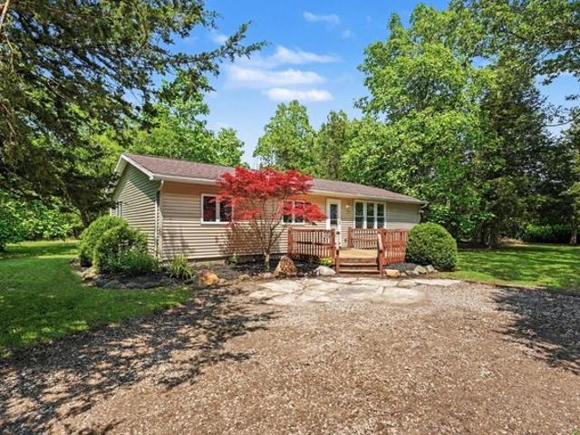 522 Monaghan Rd, Kelleys Island, OH 43438