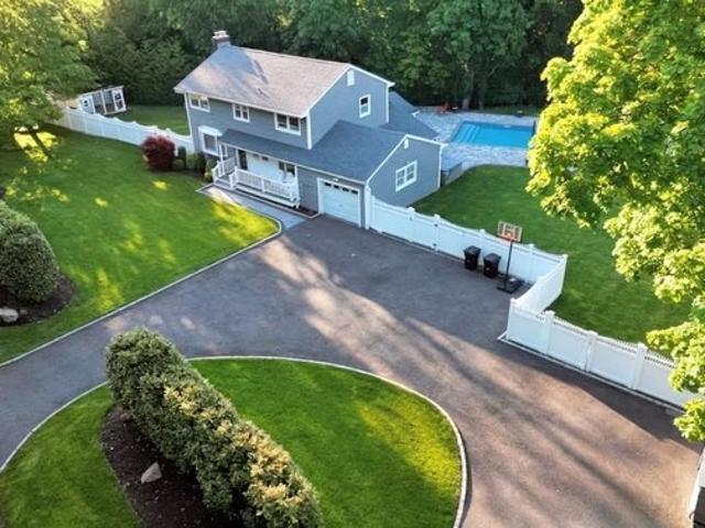 522 Moriches Rd, Saint James, NY 11780
