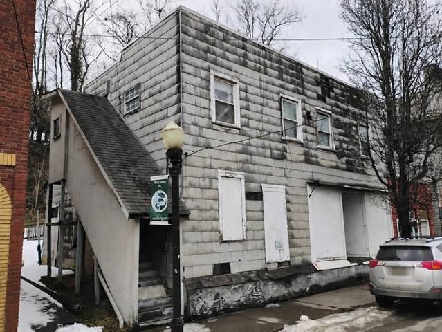 522 Main St, Lumberport, WV 26386