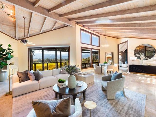522 Meadowood Ln, Saint Helena, CA 94574