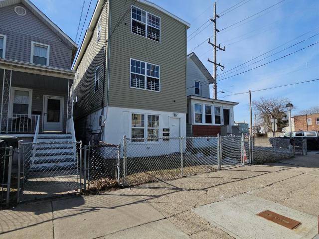 522 N Indiana Ave