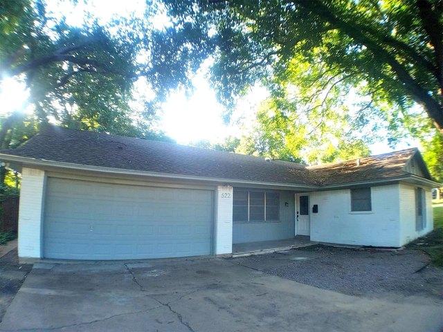522 NE 4th St, Grand Prairie, TX 75050