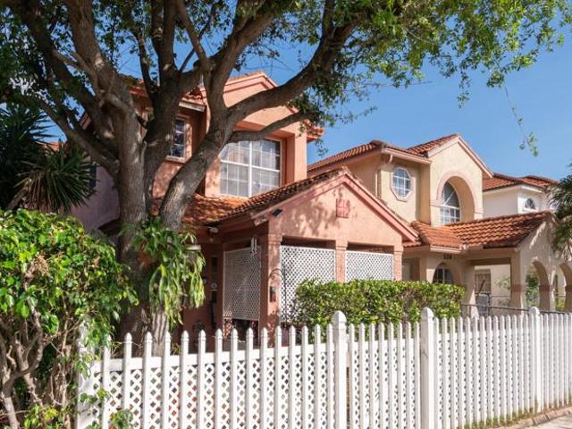 522 S E St, Lake Worth Beach, FL 33460