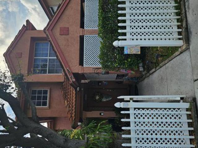 522 S E St, Lake Worth, FL 33460