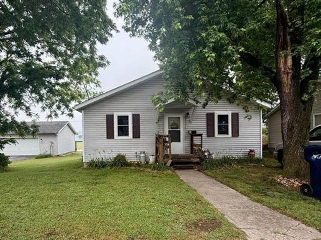 522 S Hall St, Webb City, MO 64870