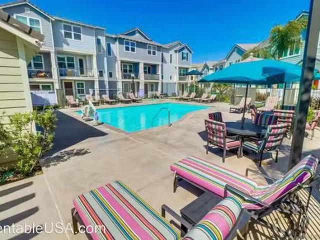 522 Shorebird Way