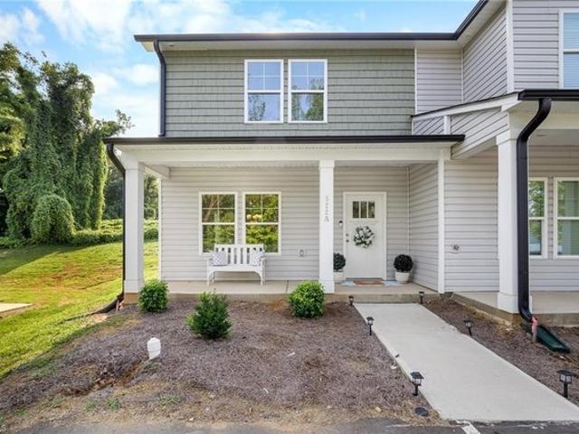 522 Stokesburg Rd Apt A, Walnut Cove, NC 27052