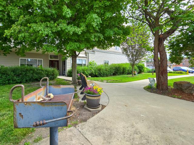 522 Story Street 301