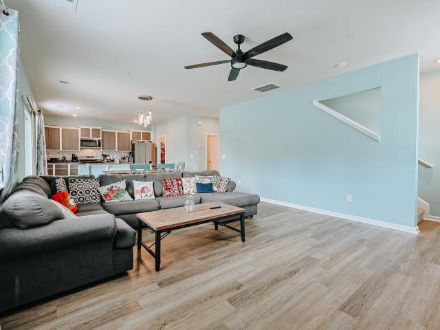 522 Royal Arch Dr
