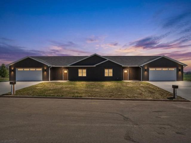 522 W Troy St, Cuba City, WI 53807