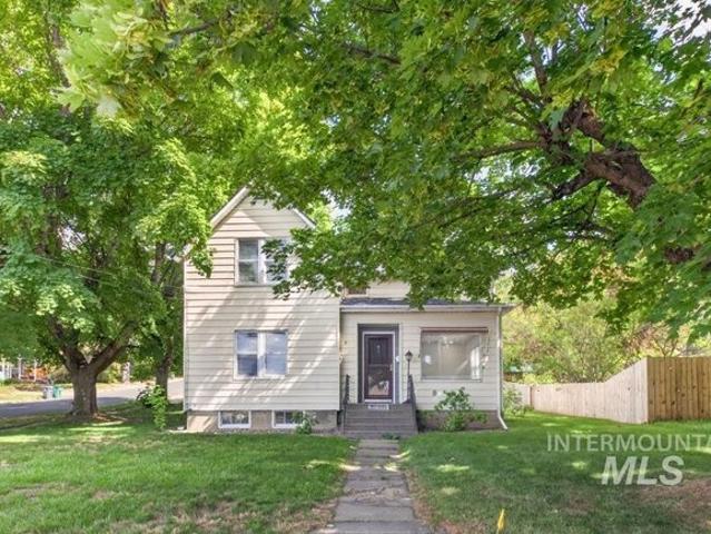 522 W A St, Moscow, ID 83843