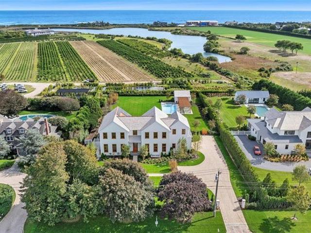 522 Wickapogue Rd, Southampton, NY 11968