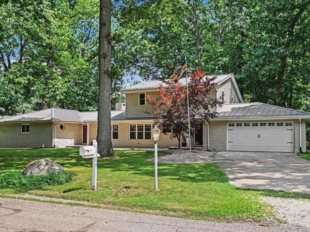 52340 Harvest Dr, South Bend, IN 46637