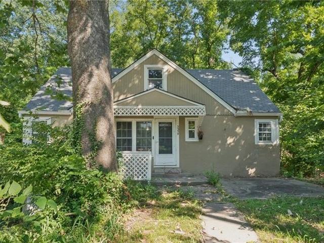 5234 NE Barnes Ave, Kansas City, MO 64119