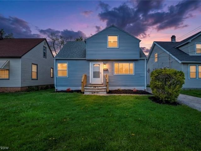 5234 Henry St, Maple Heights, OH 44137