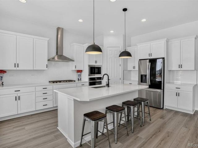 5234 Queen Ct, Arvada, CO 80002