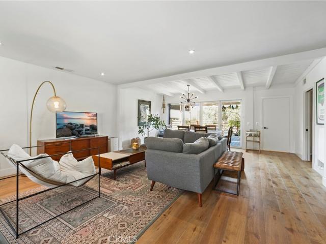 5235 Mount Helena