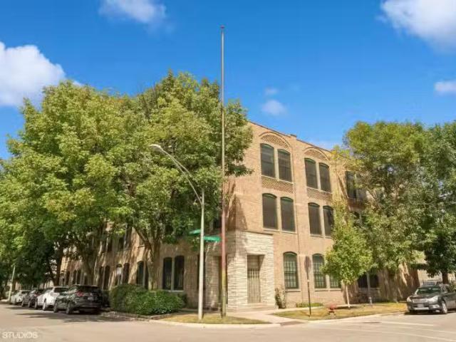 5235 N RAVENSWOOD AVE APT 4, CHICAGO, IL 60640 Duplex For Sale.