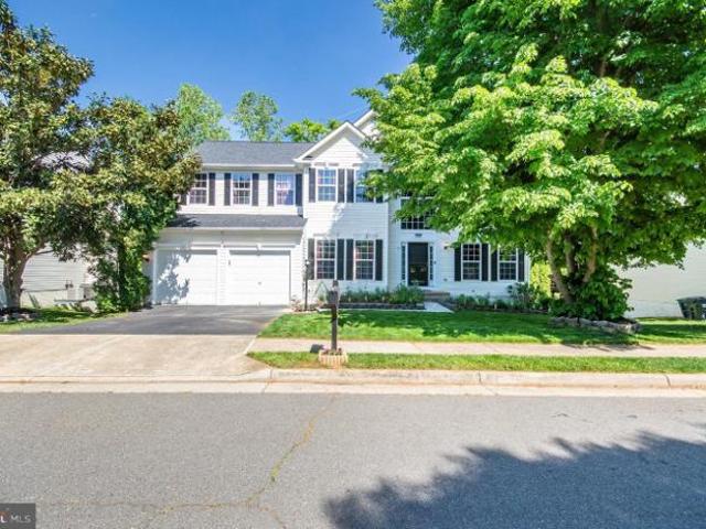 5235 Daybreak Ln, Woodbridge, VA 22193