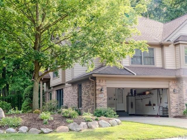 5235 Royal Vale Ln Unit 70, Dearborn, MI 48126