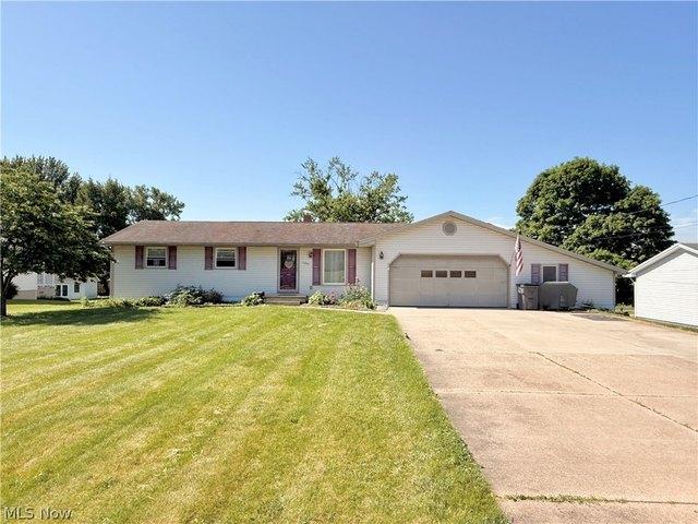 5236 Oakcliff St SW, Canton, OH 44706