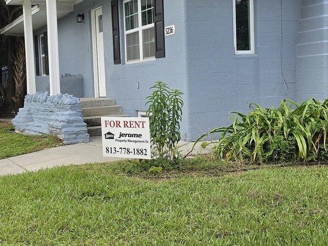 5236 9th St, Zephyrhills, FL 33542